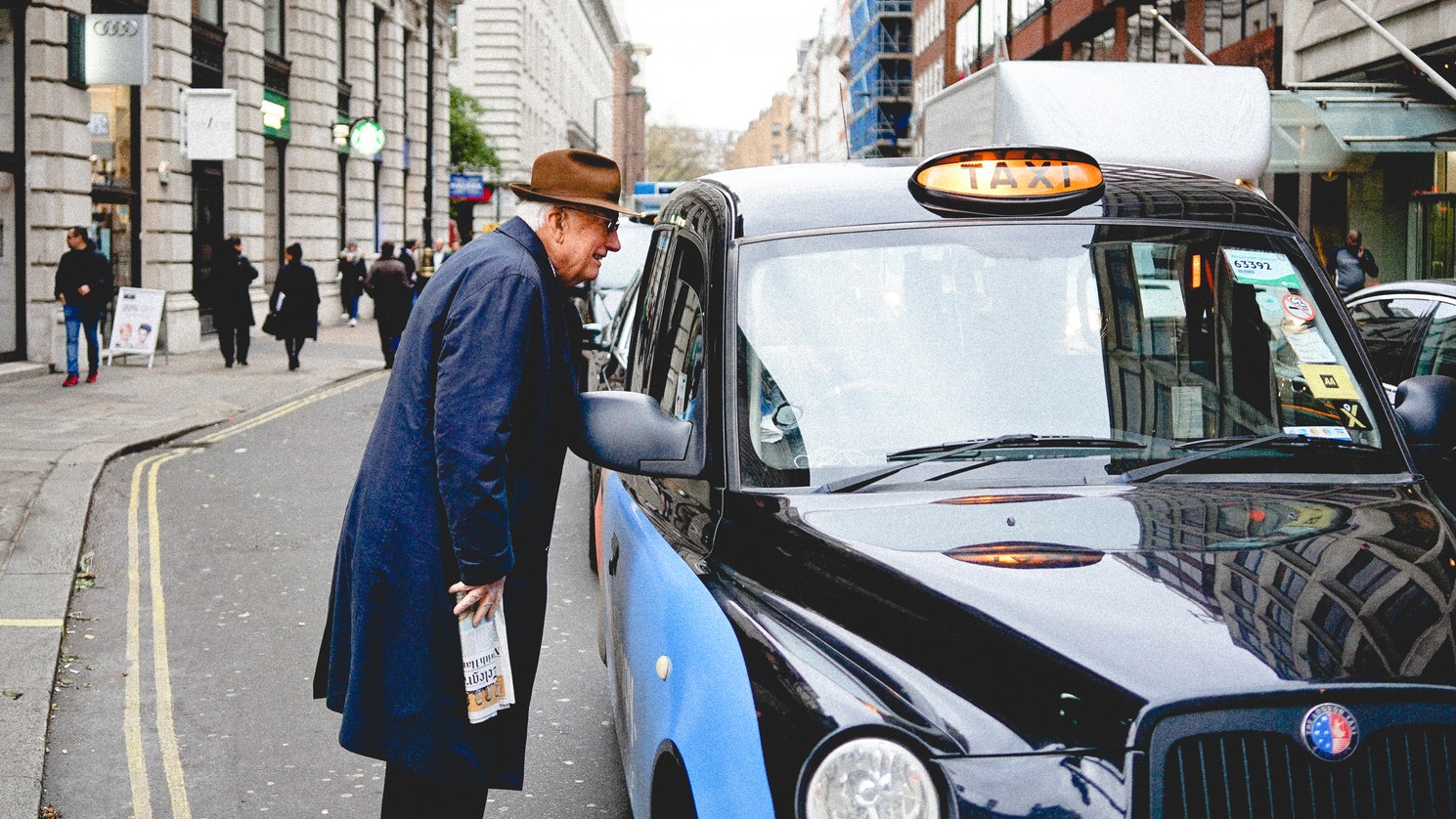 Taxi drivers in Britain about why it is not easy to become a driver in ...