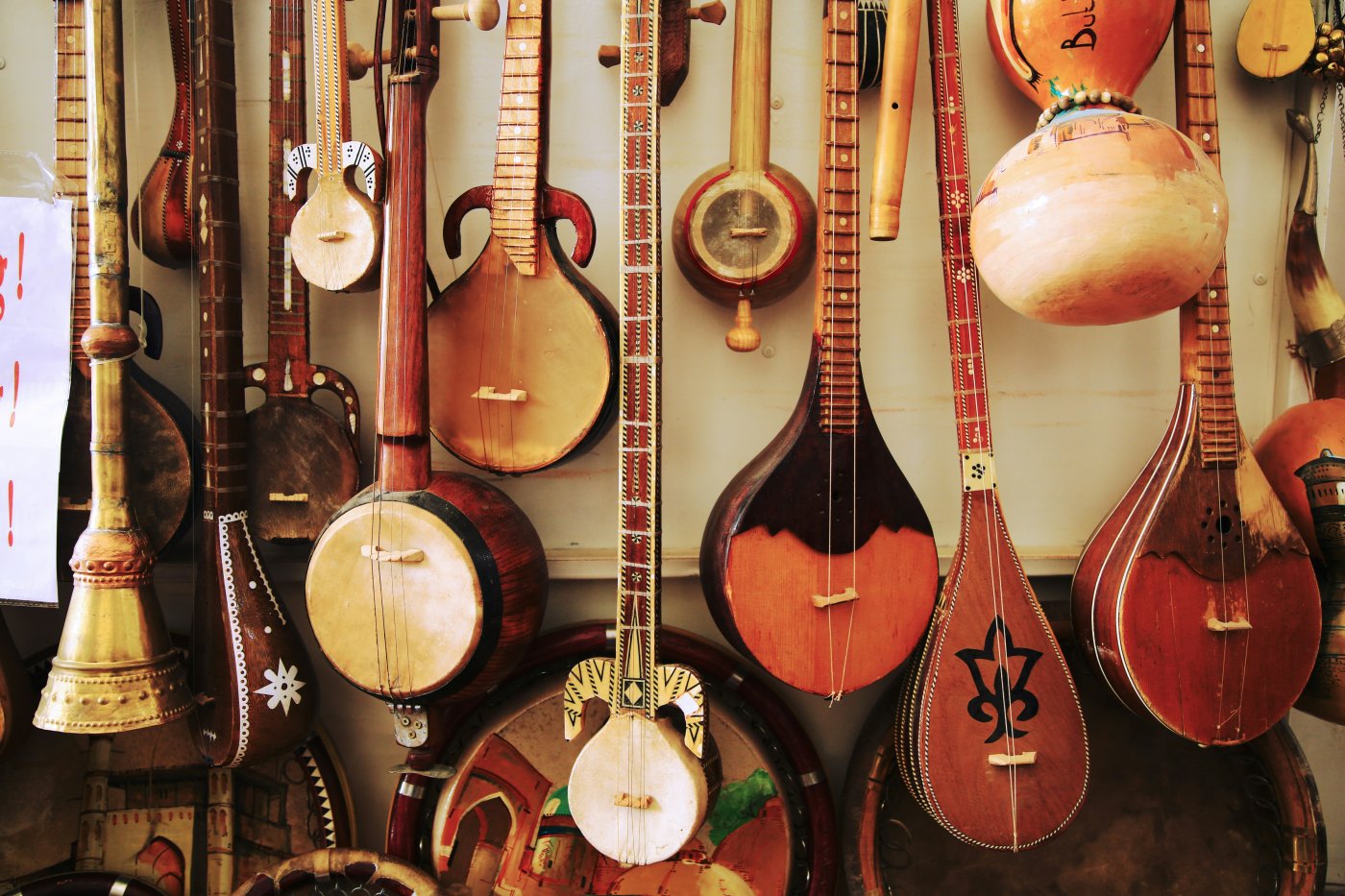 Kyrgyz national musical instruments: from komuz to dobulbas - weproject ...