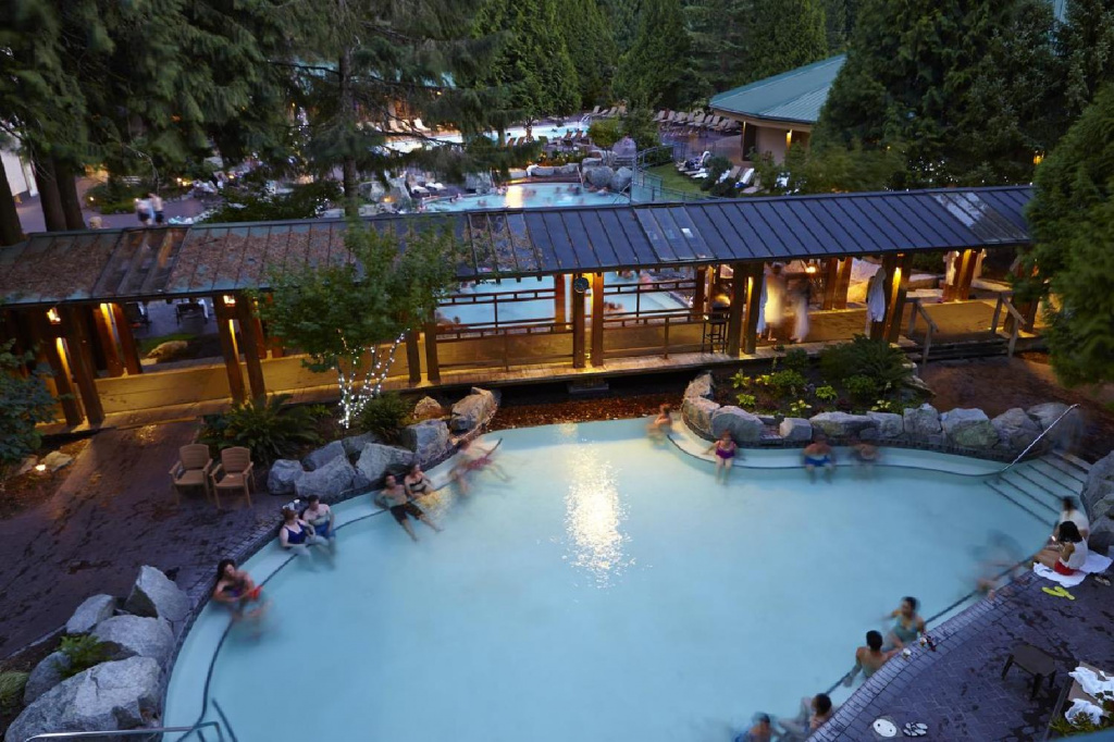 Where to rest in Canada: 10 natural hot springs for locals and tourists ...