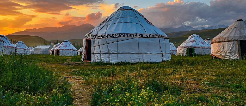 Yurt — symbol of the nomadic people: history and traditions - weproject ...